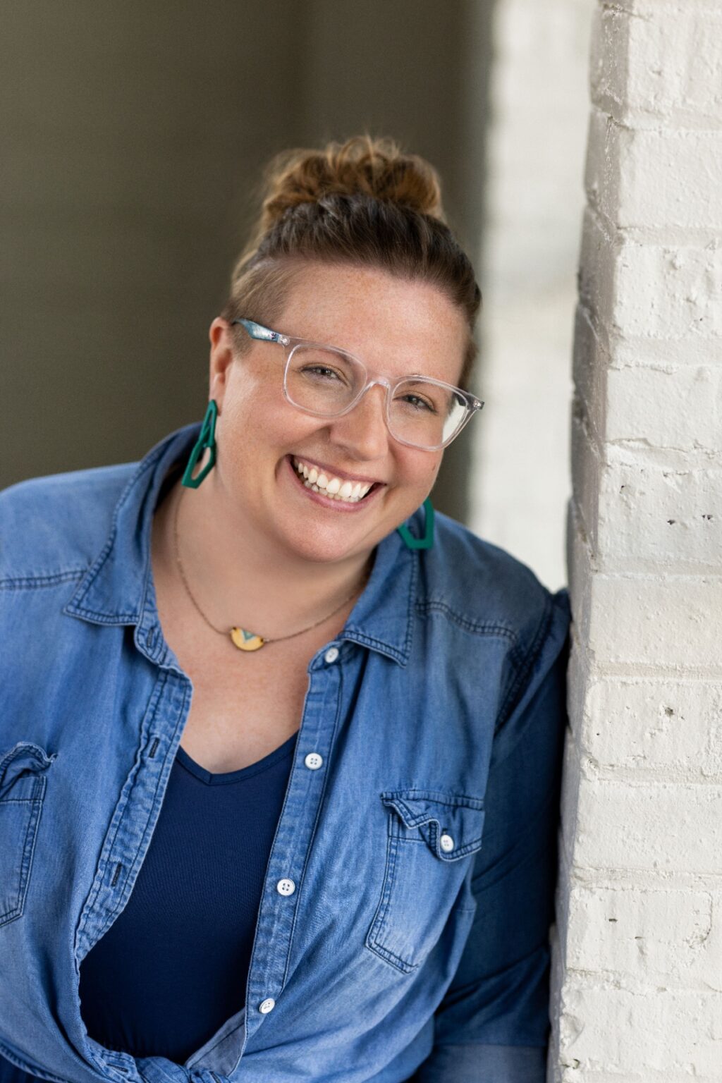 Laura Crow, LISW (she/her) - MWR Counseling